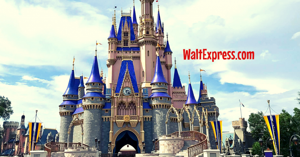 Meet Characters at Disney World Resorts during the Holidays